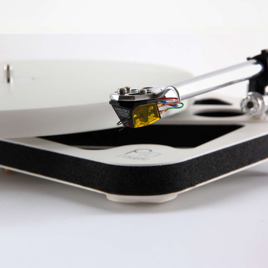 Rega Planar 10 – High-End Reference Turntable for Superior Sound ...